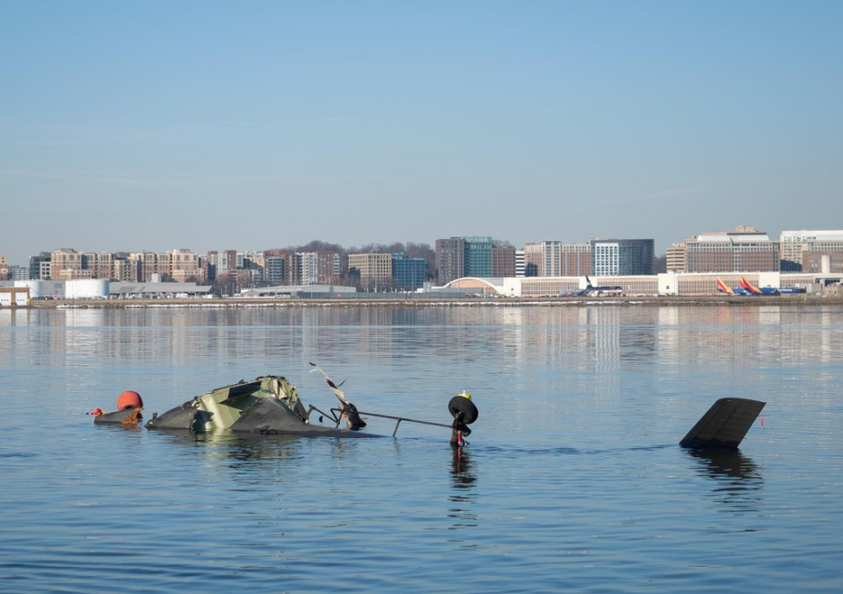 Столкнувшийся в США с самолетом вертолет использовался как «такси ...
